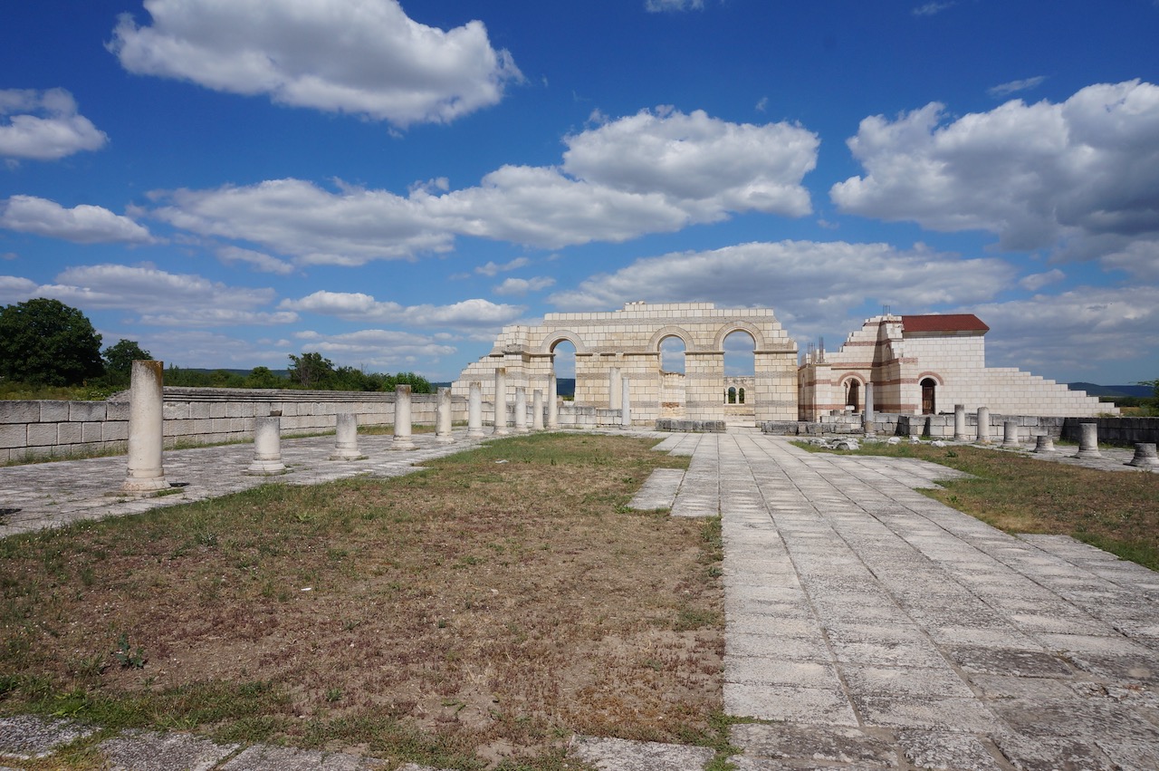 6 juillet 2024. Aladja. Pobiti Kamani. Pliska – Routes en Exsis